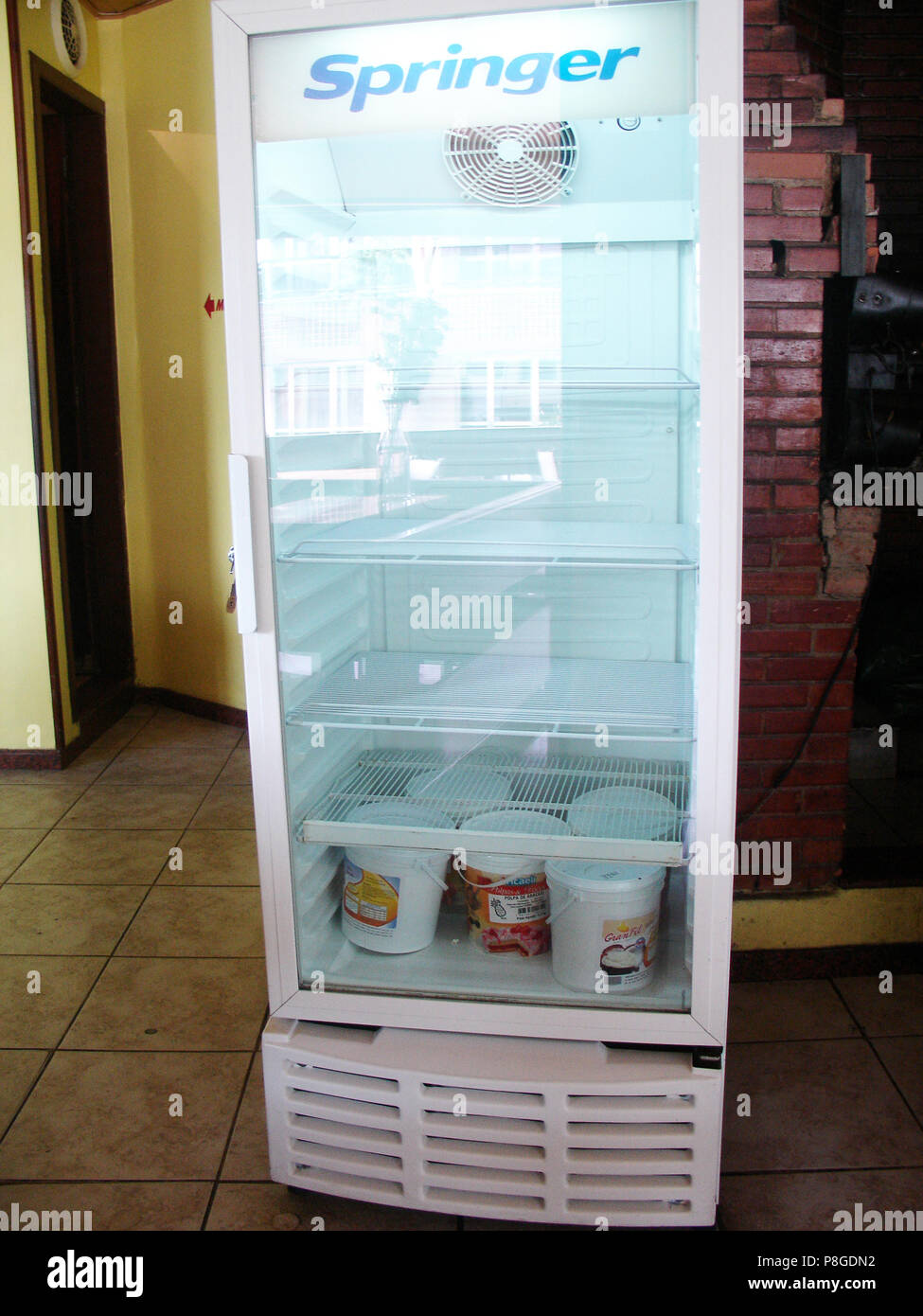 Freezer houses hi-res stock photography and images - Alamy