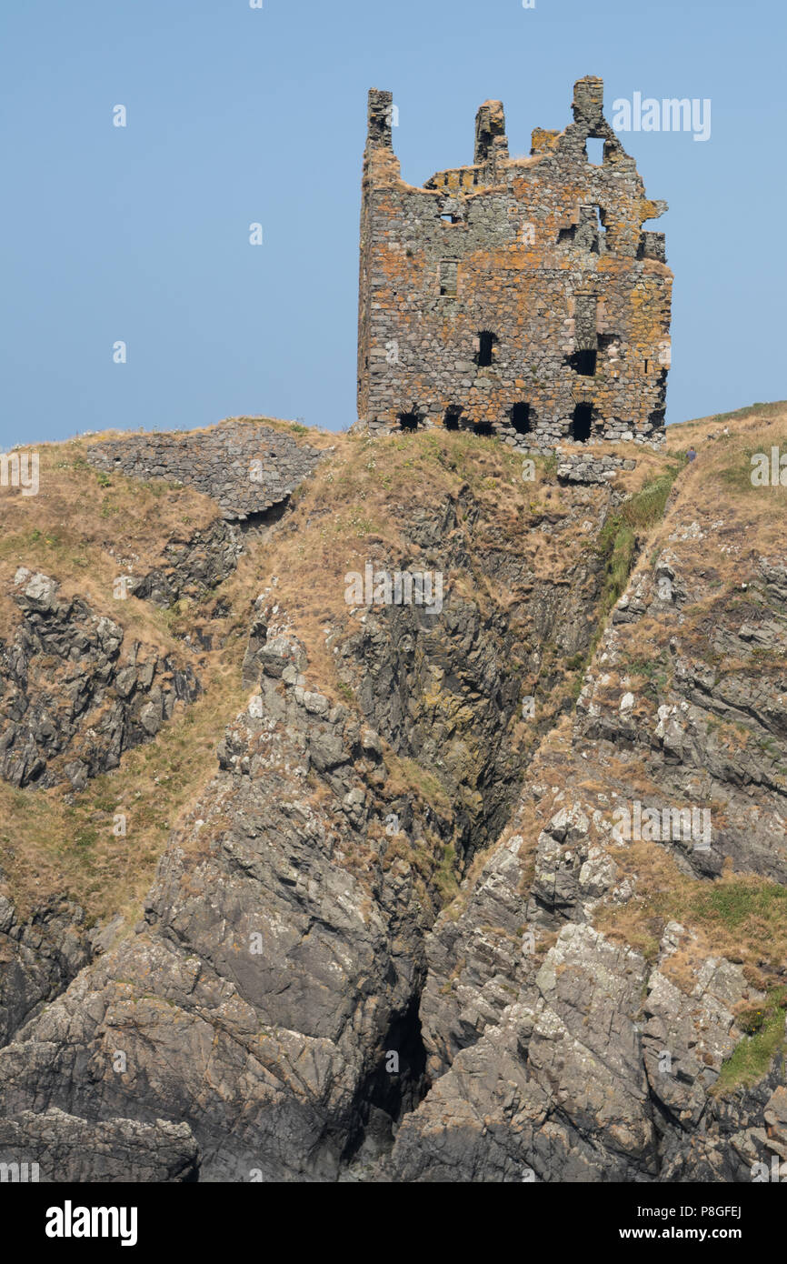 Dunskey castle hi-res stock photography and images - Alamy