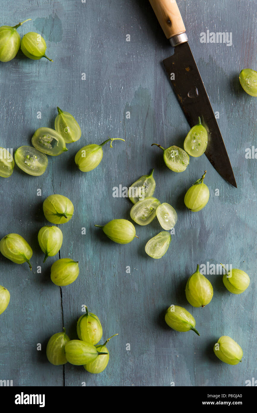 Food being chopped hi-res stock photography and images - Alamy