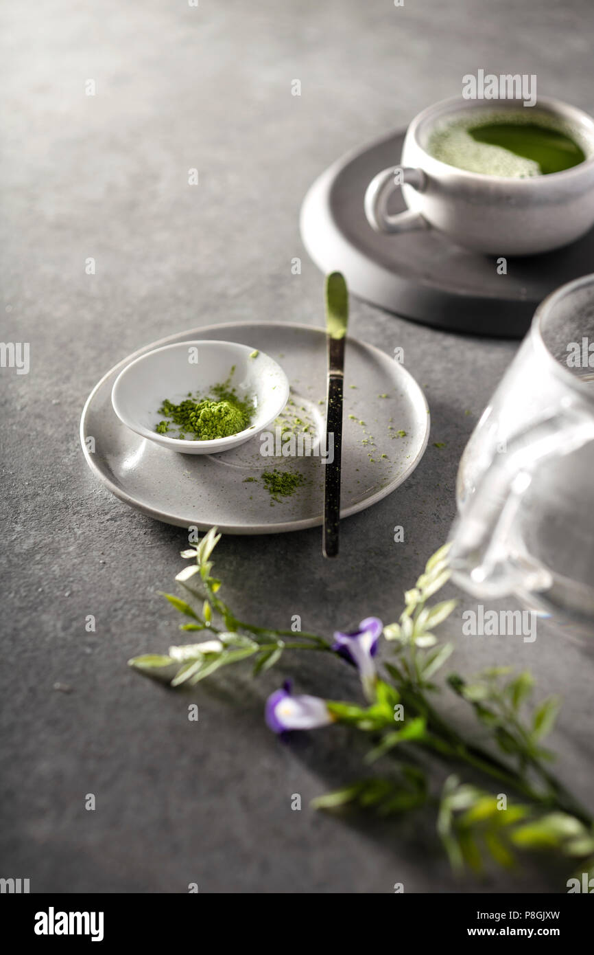 Drips spill glass hi-res stock photography and images - Alamy