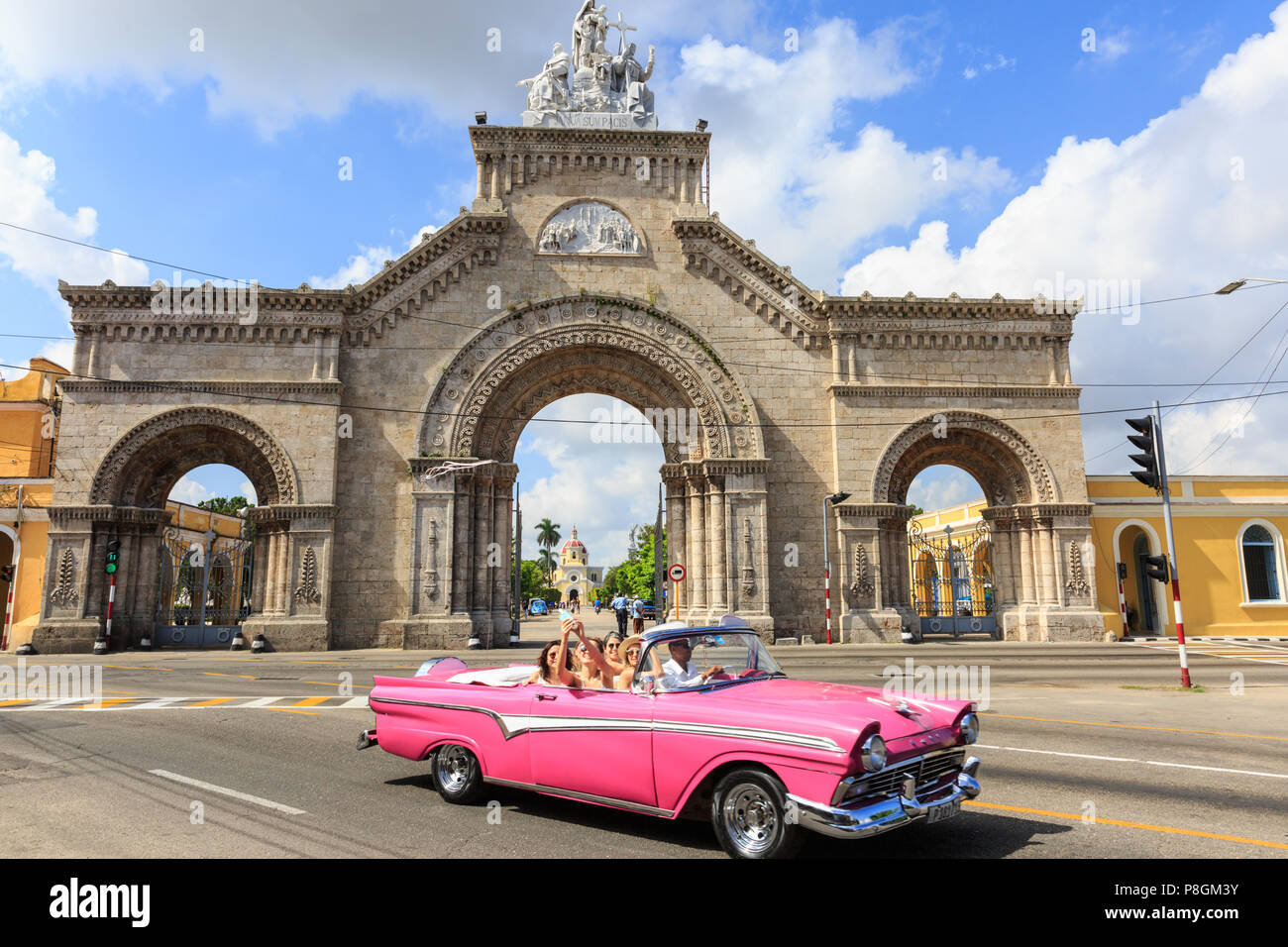 Entrance colon cemetery havana hi-res stock photography and images - Alamy