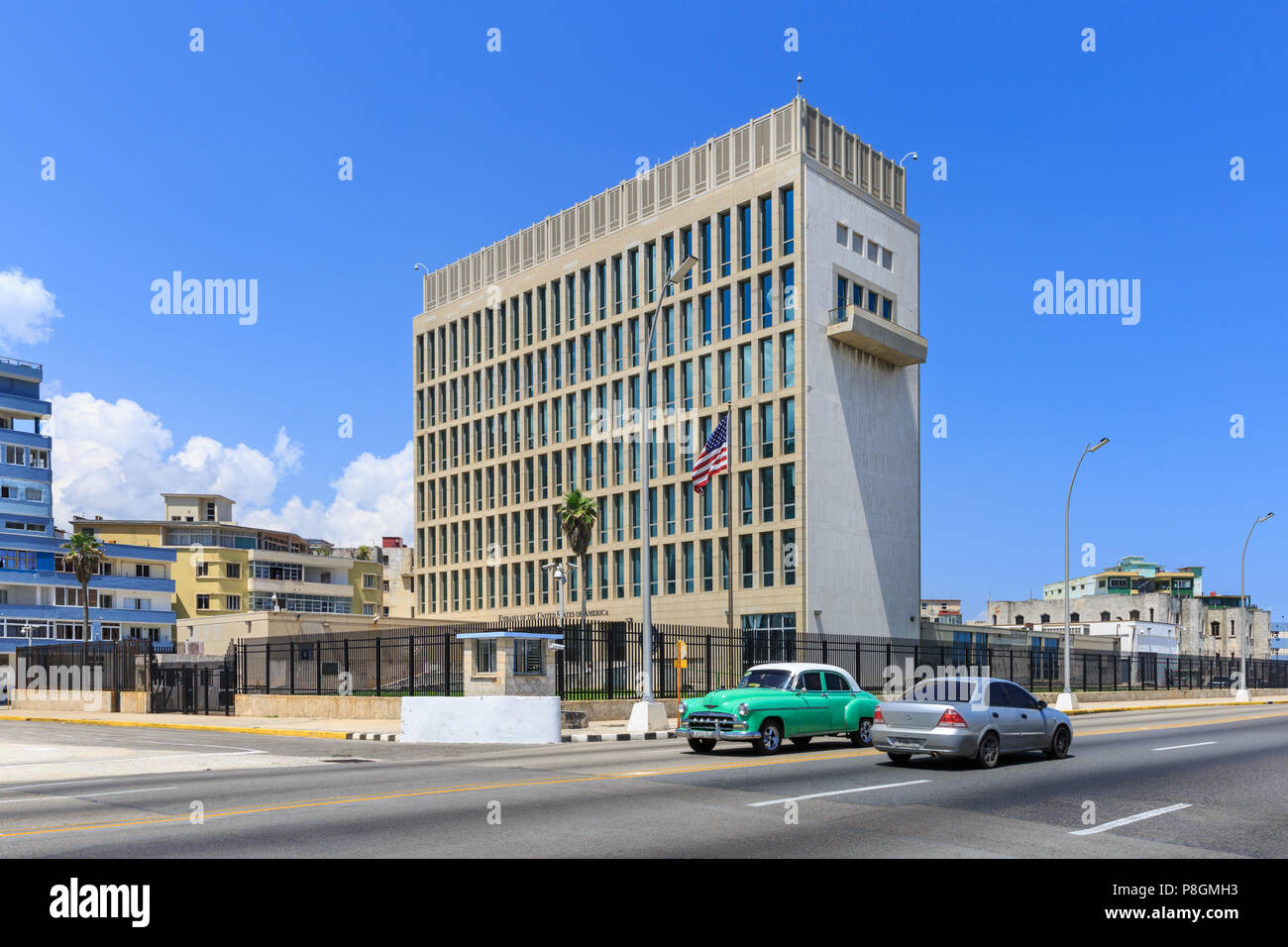 American embassy building hi-res stock photography and images - Alamy