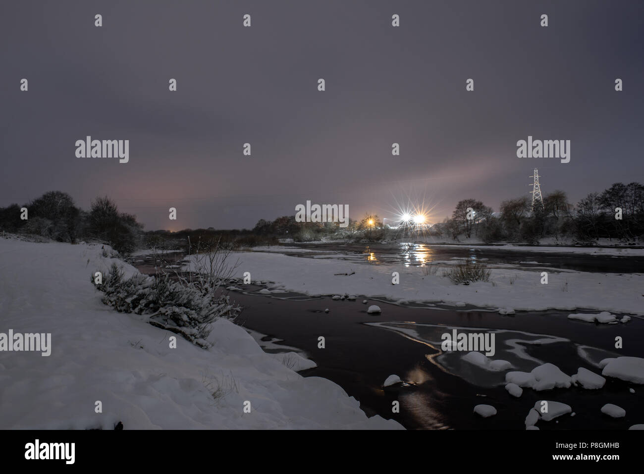Snow scenes central scotland weather hi-res stock photography and ...
