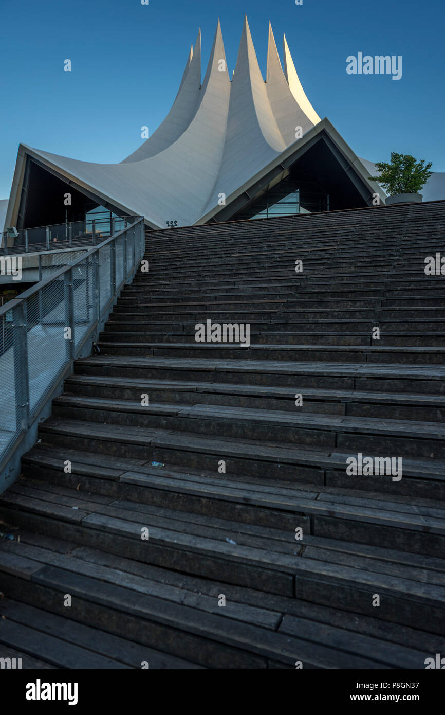 Roof construction tempodrom hi-res stock photography and images - Alamy