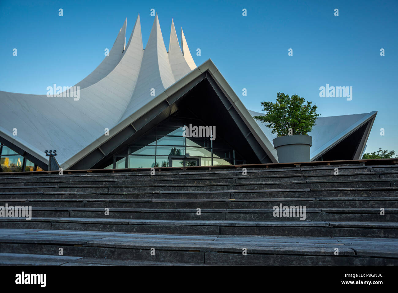 Berlin germany roof tempodrom hi-res stock photography and images - Alamy