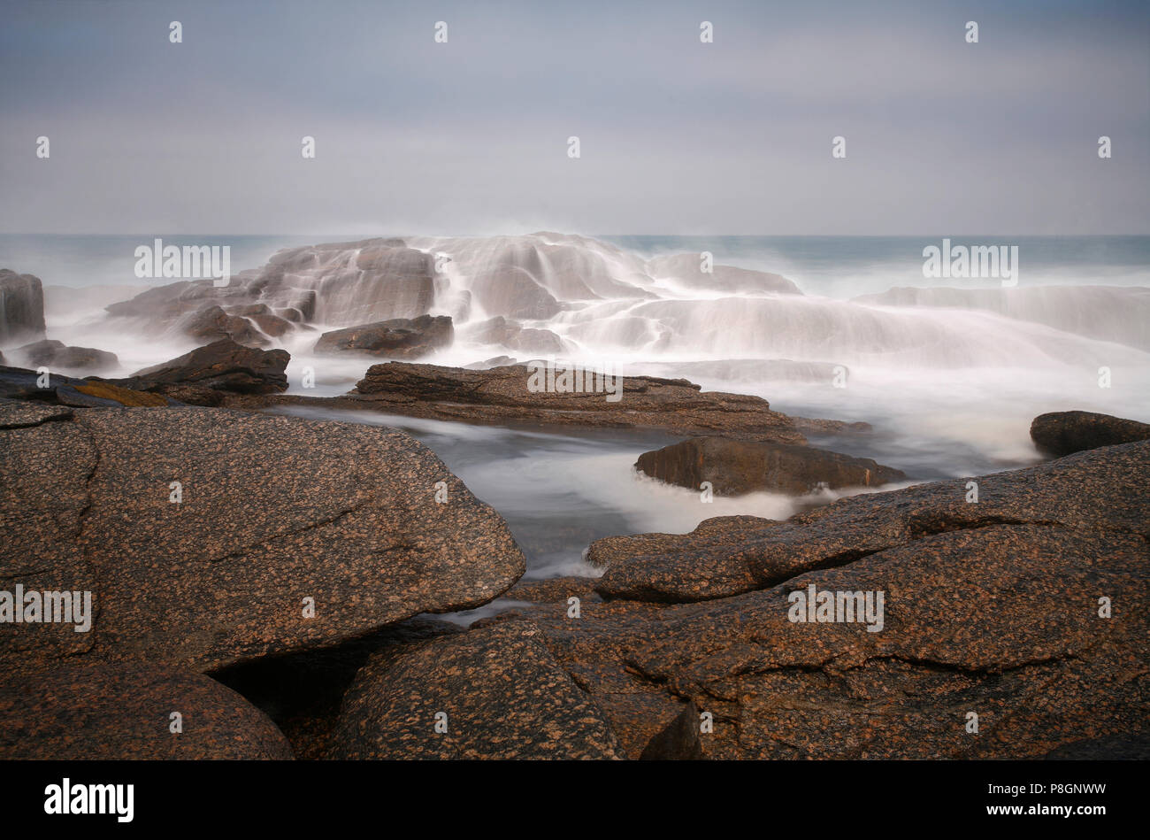 Long exposure waves washing hi-res stock photography and images - Alamy