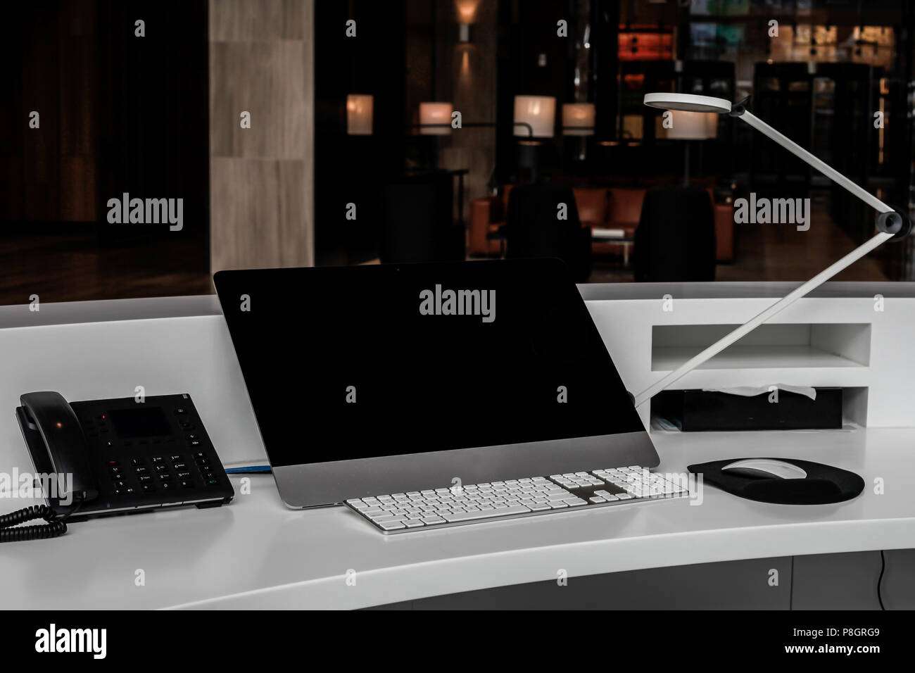 Luxury hotel reception desk hi-res stock photography and images - Alamy