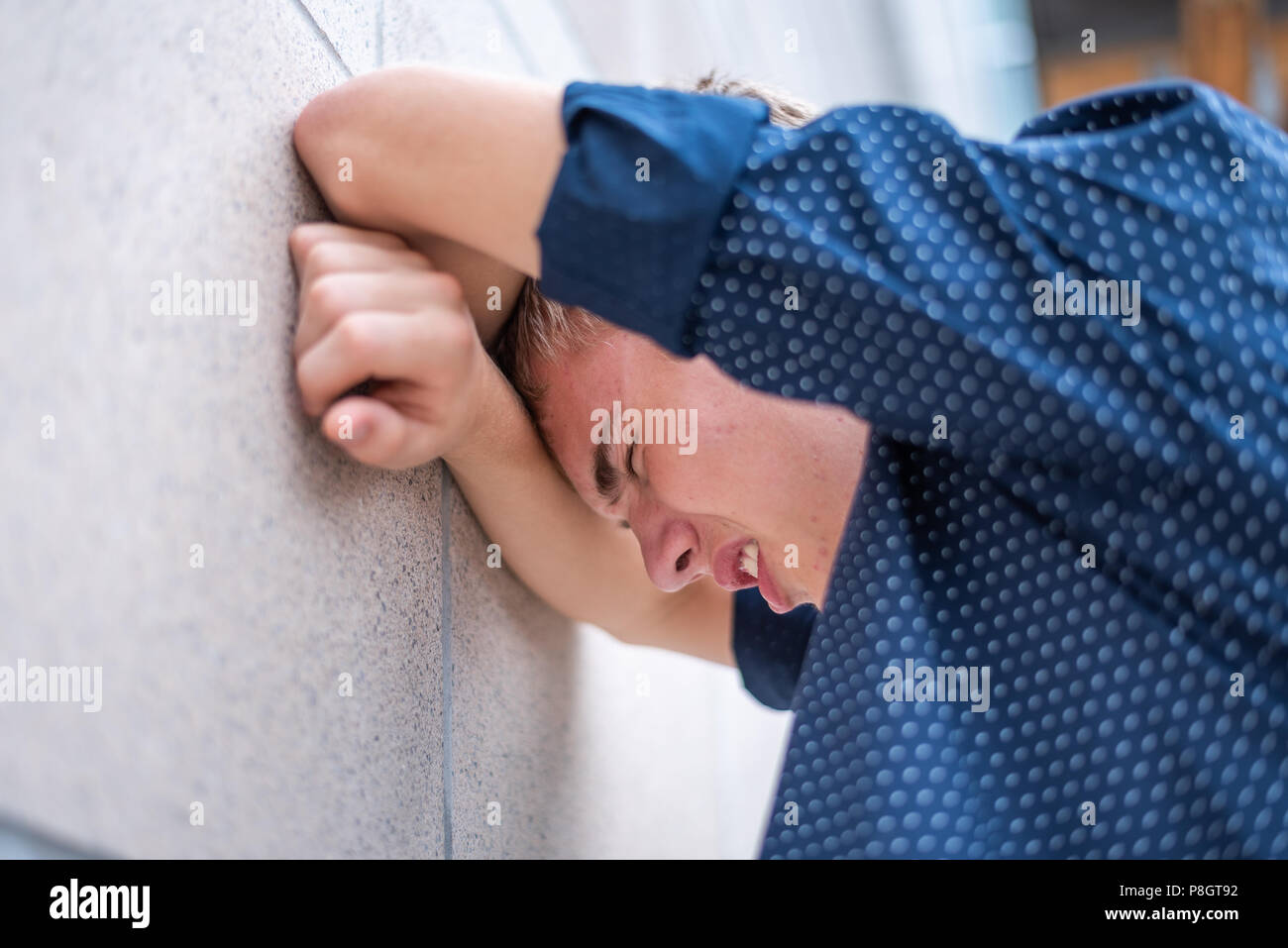 Crying teenager hi-res stock photography and images - Alamy