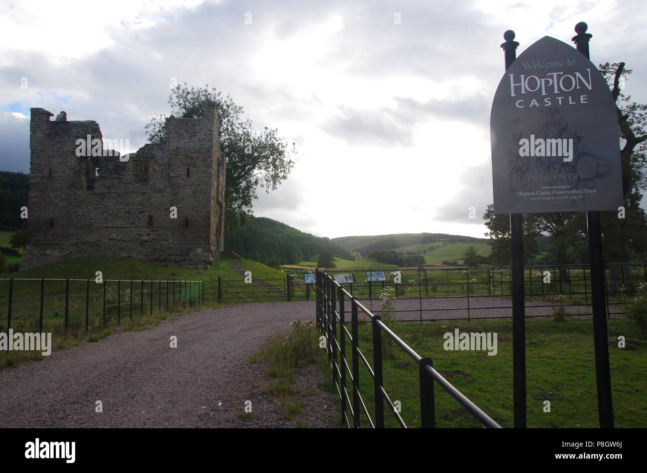 Hopton castle shropshire hi-res stock photography and images - Alamy