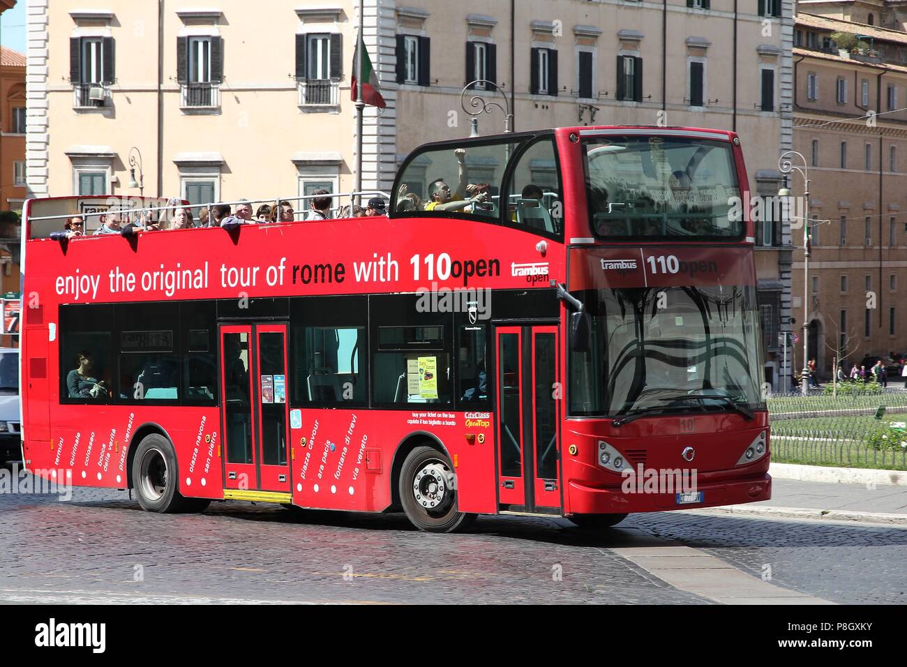 Vintage bus italy hi-res stock photography and images - Alamy