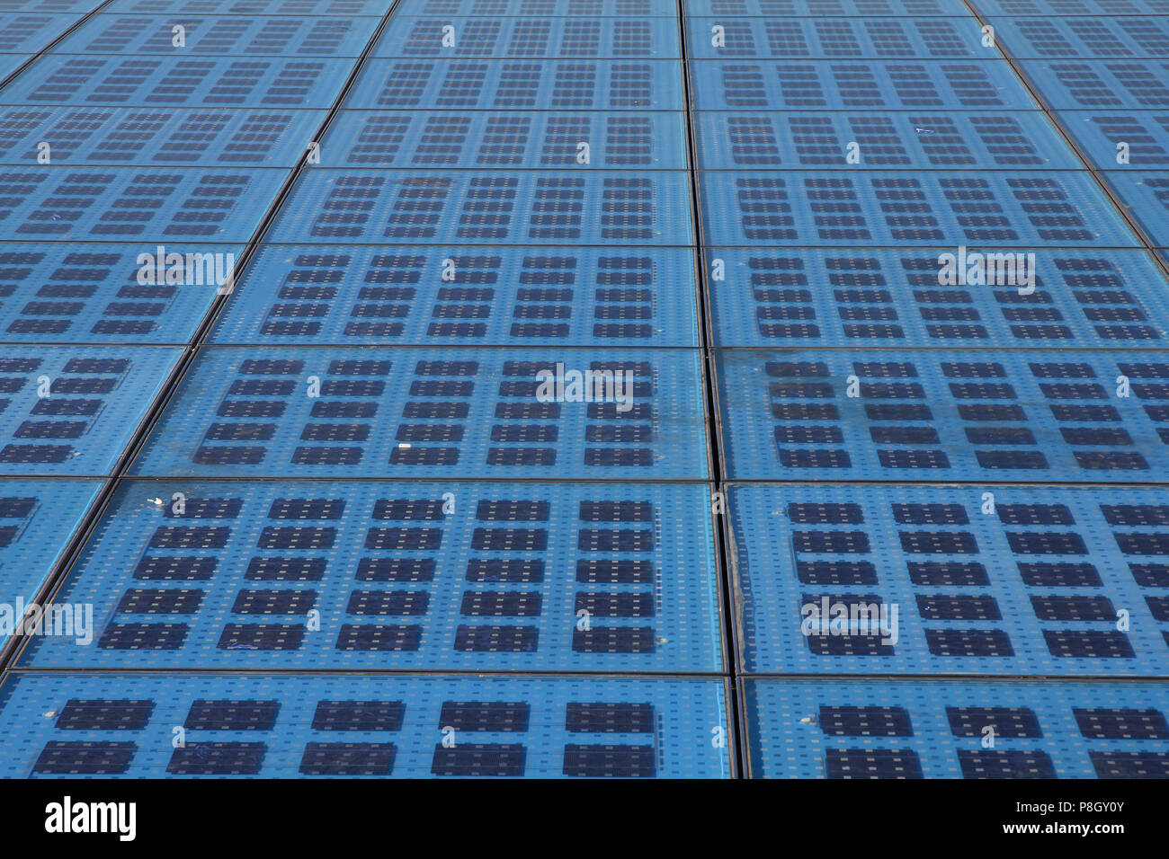 Clean energy solar array in hi-res stock photography and images - Alamy