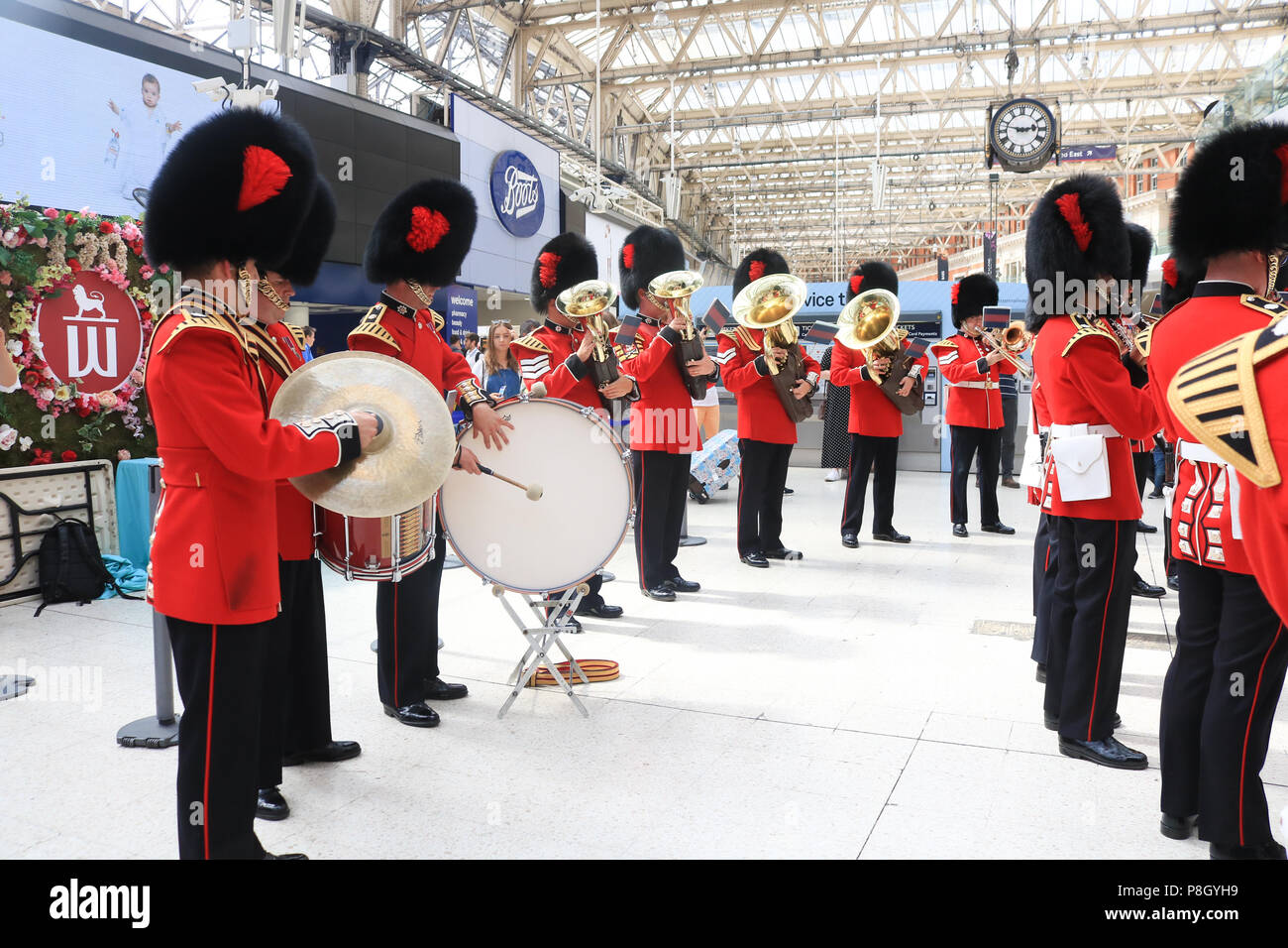 Coldstream guards band hi-res stock photography and images - Alamy