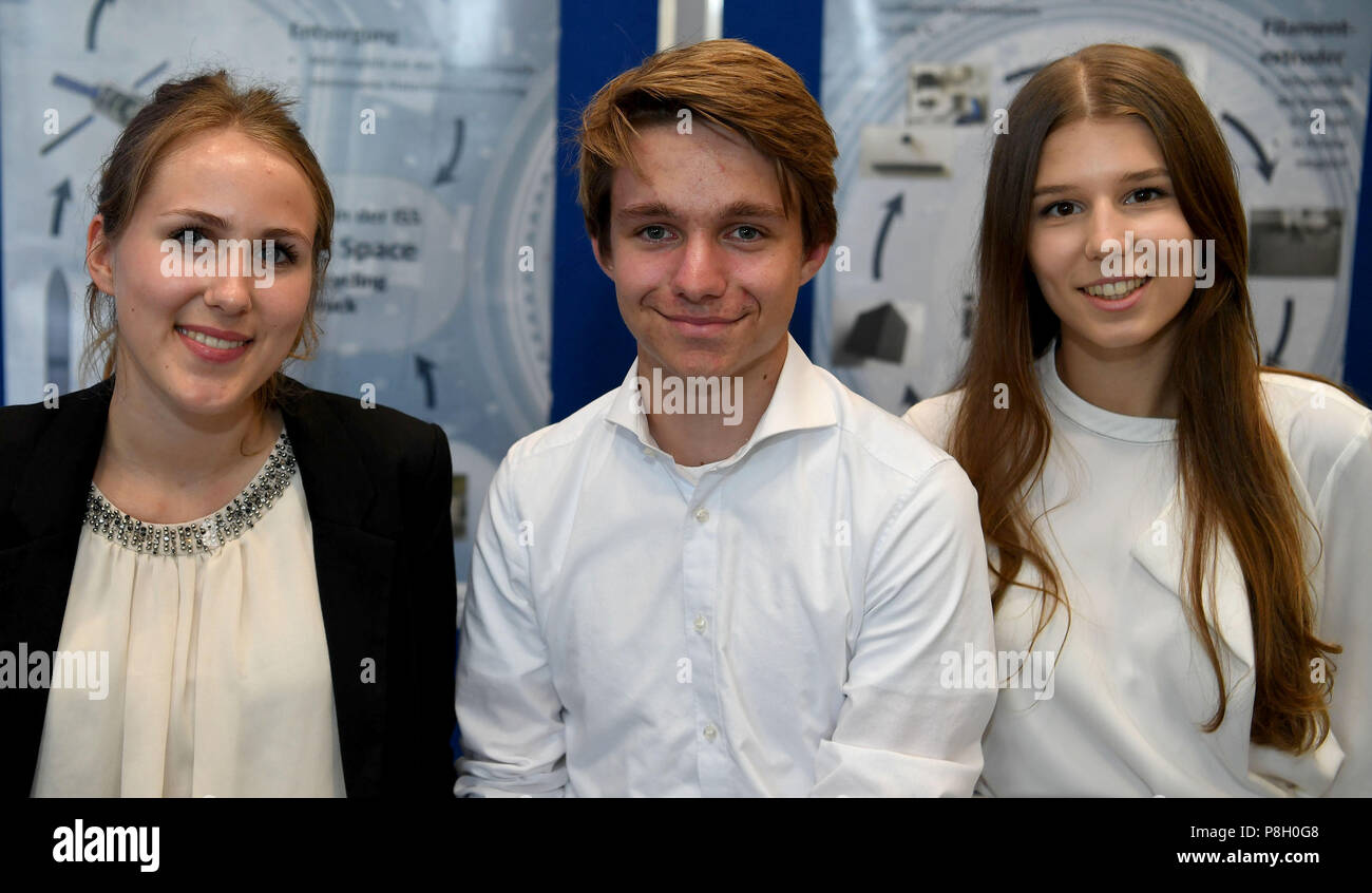 Bremen, Germany. 11th July, 2018. The Rostock school children Leni ...