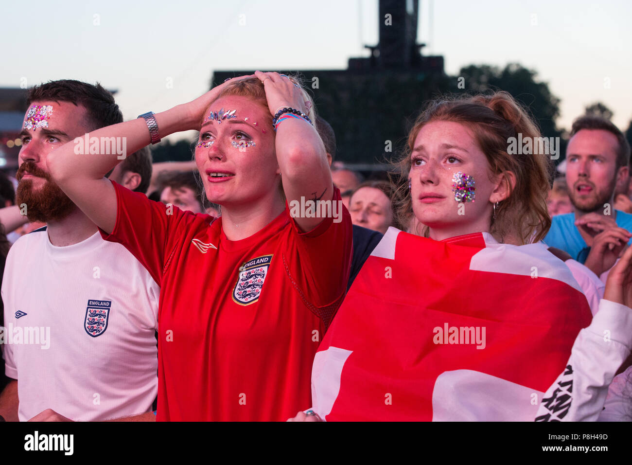 Sad england fans defeated hi-res stock photography and images - Alamy
