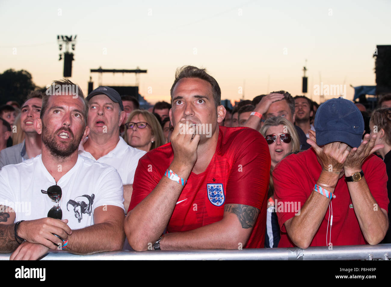 Sad england fans defeated hi-res stock photography and images - Alamy