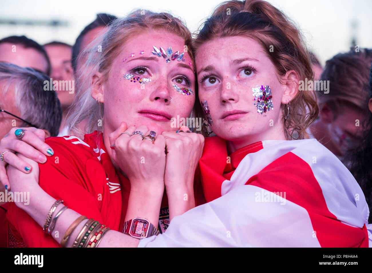 Sad england fans defeated hi-res stock photography and images - Alamy