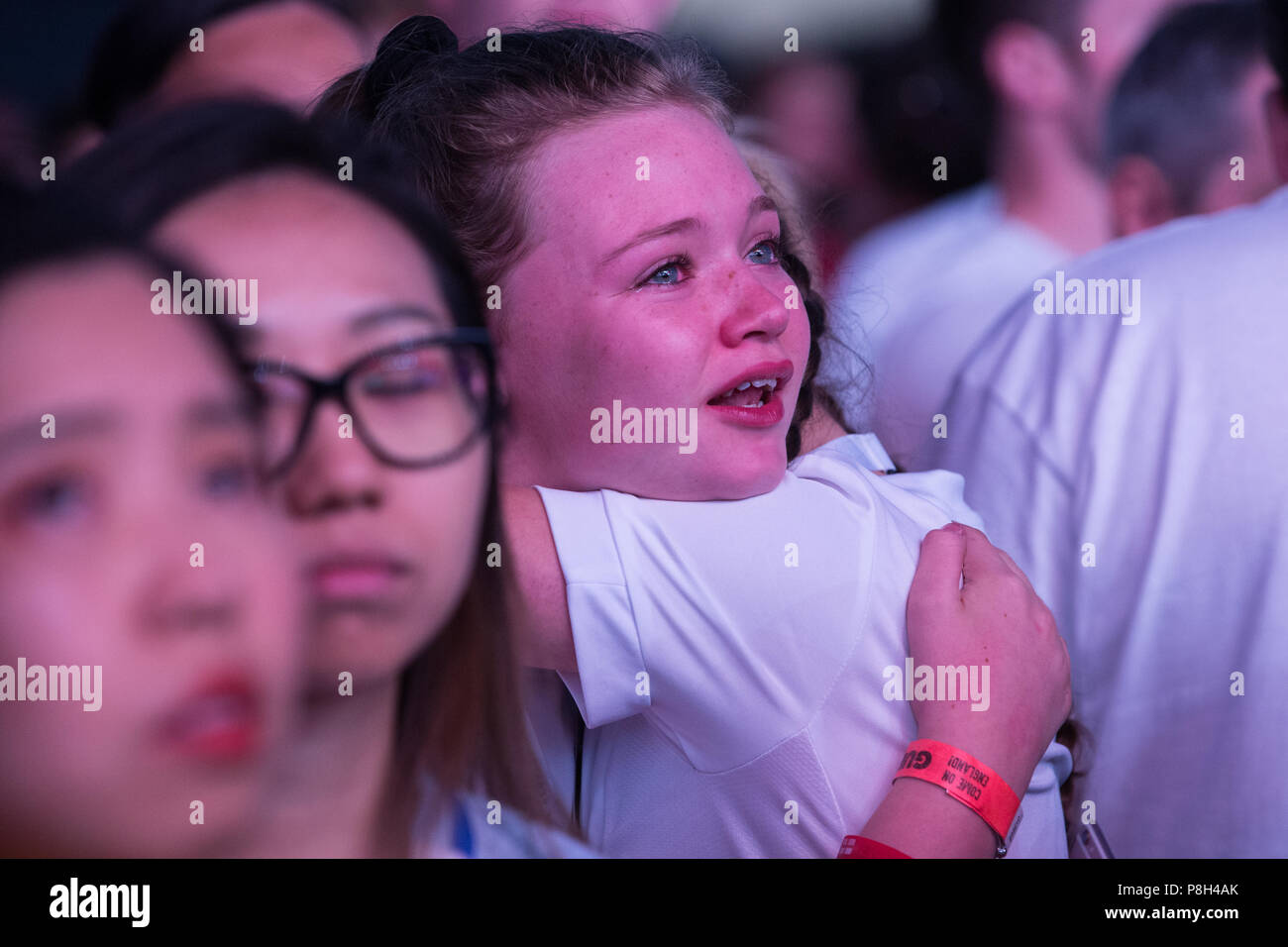 Crying fans hi-res stock photography and images - Alamy
