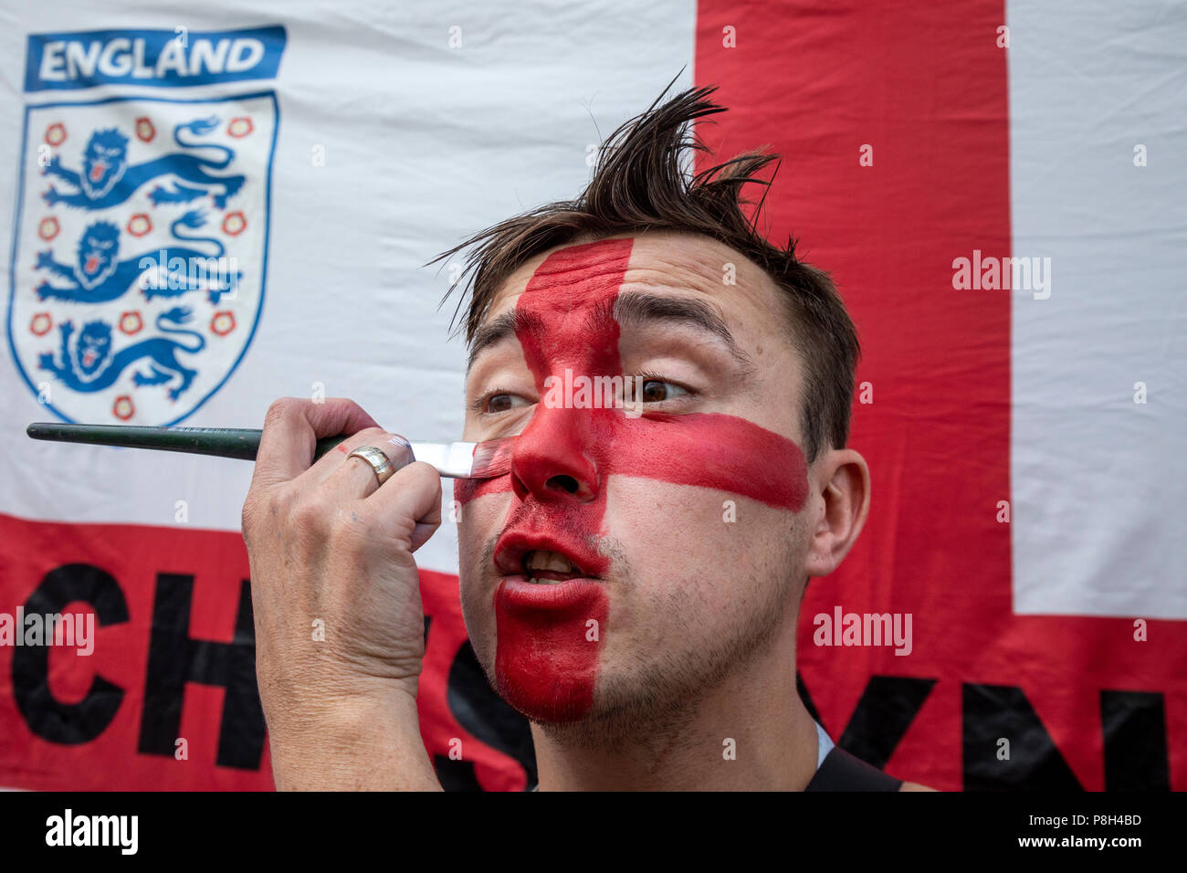 England football fan face paint hi-res stock photography and images - Alamy
