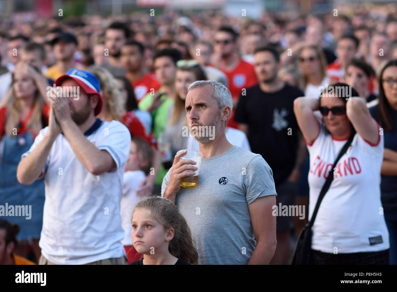 Football fan chanting crowd cheering hi-res stock photography and ...