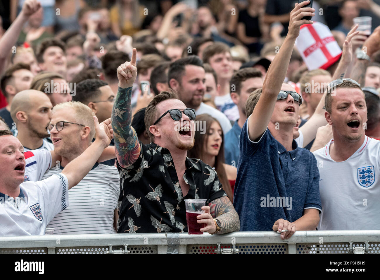 Uk national anthem screen hi-res stock photography and images - Alamy