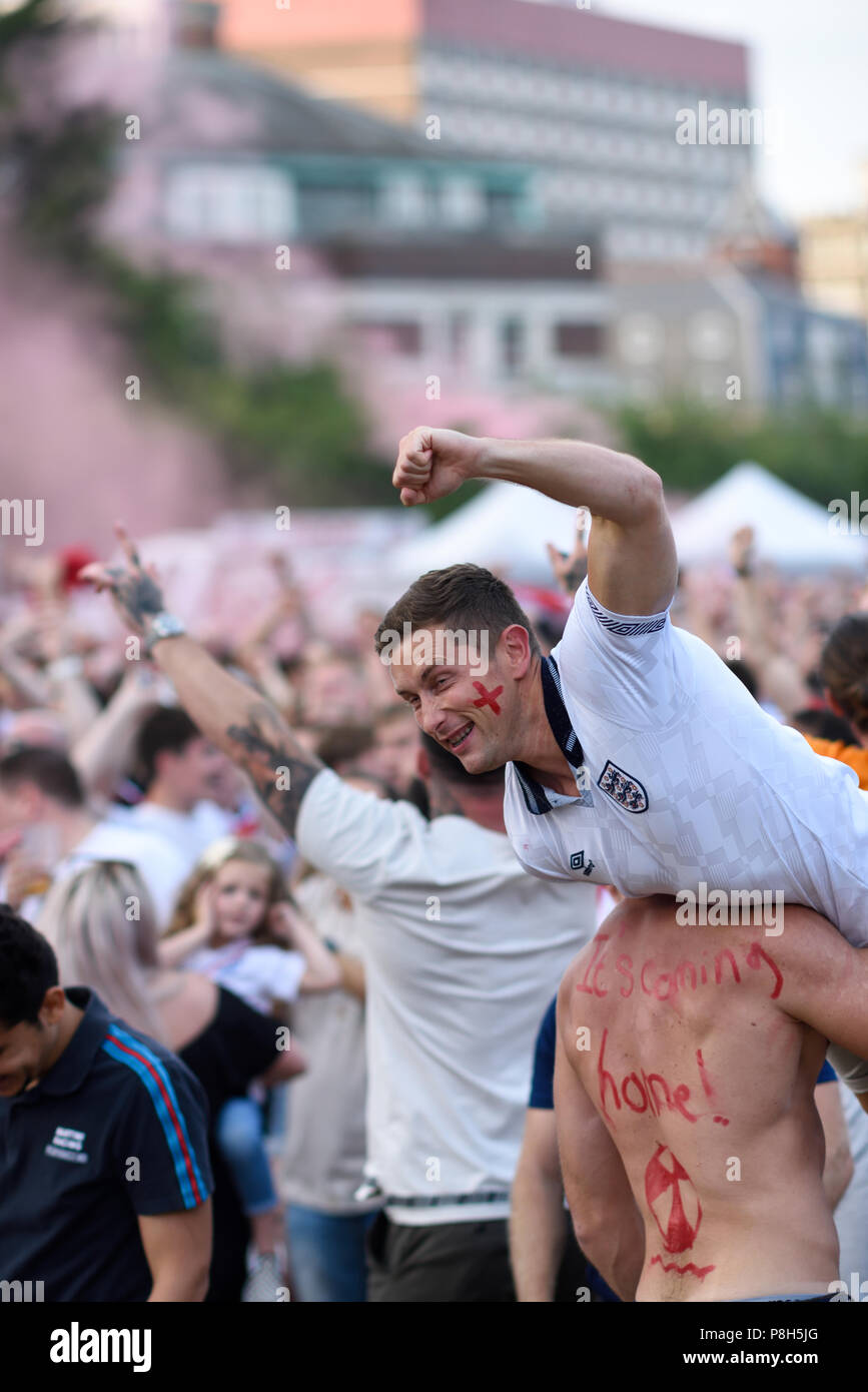 Football fan chanting crowd cheering hi-res stock photography and ...