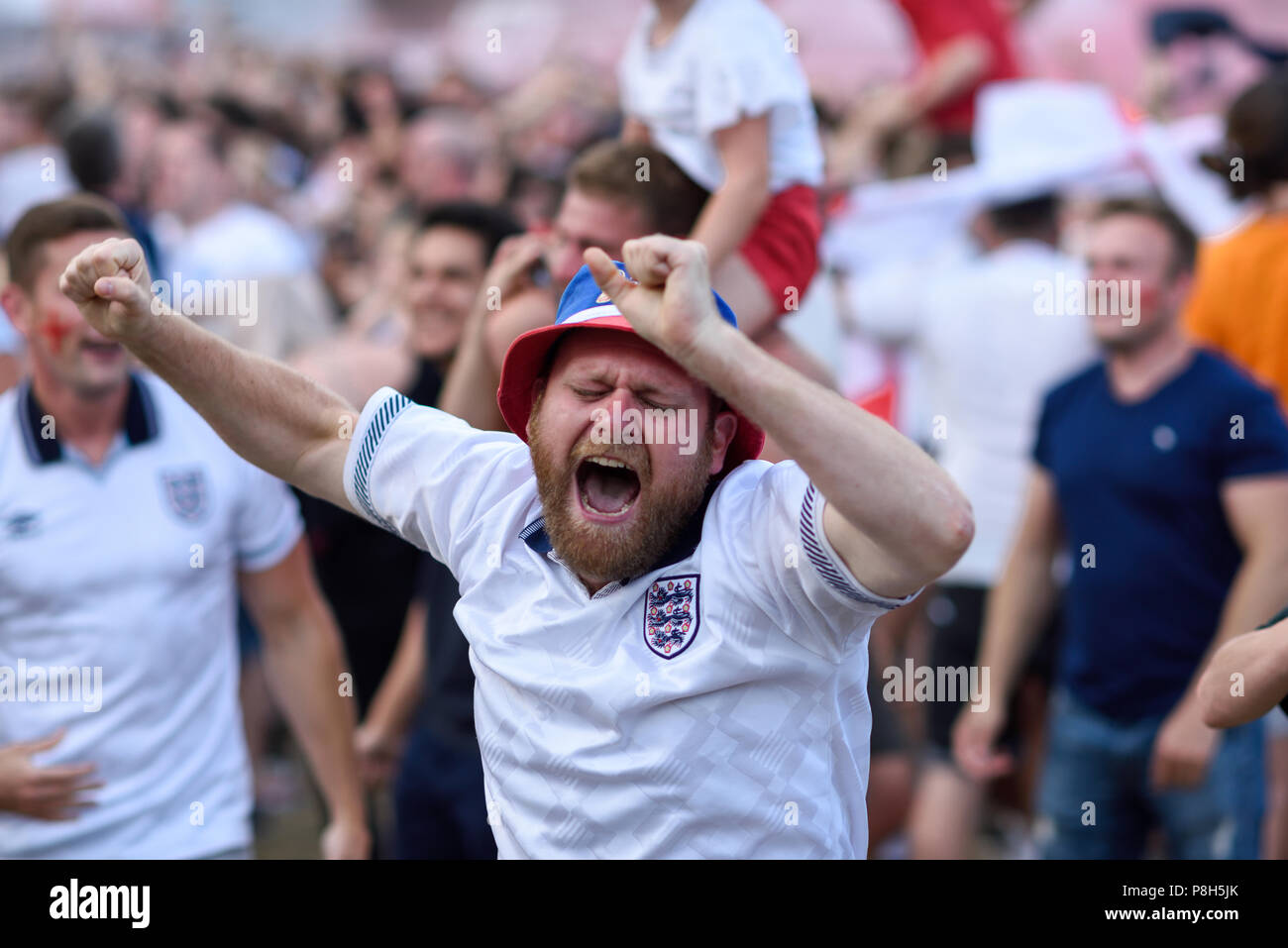 Football fan chanting crowd cheering hi-res stock photography and ...
