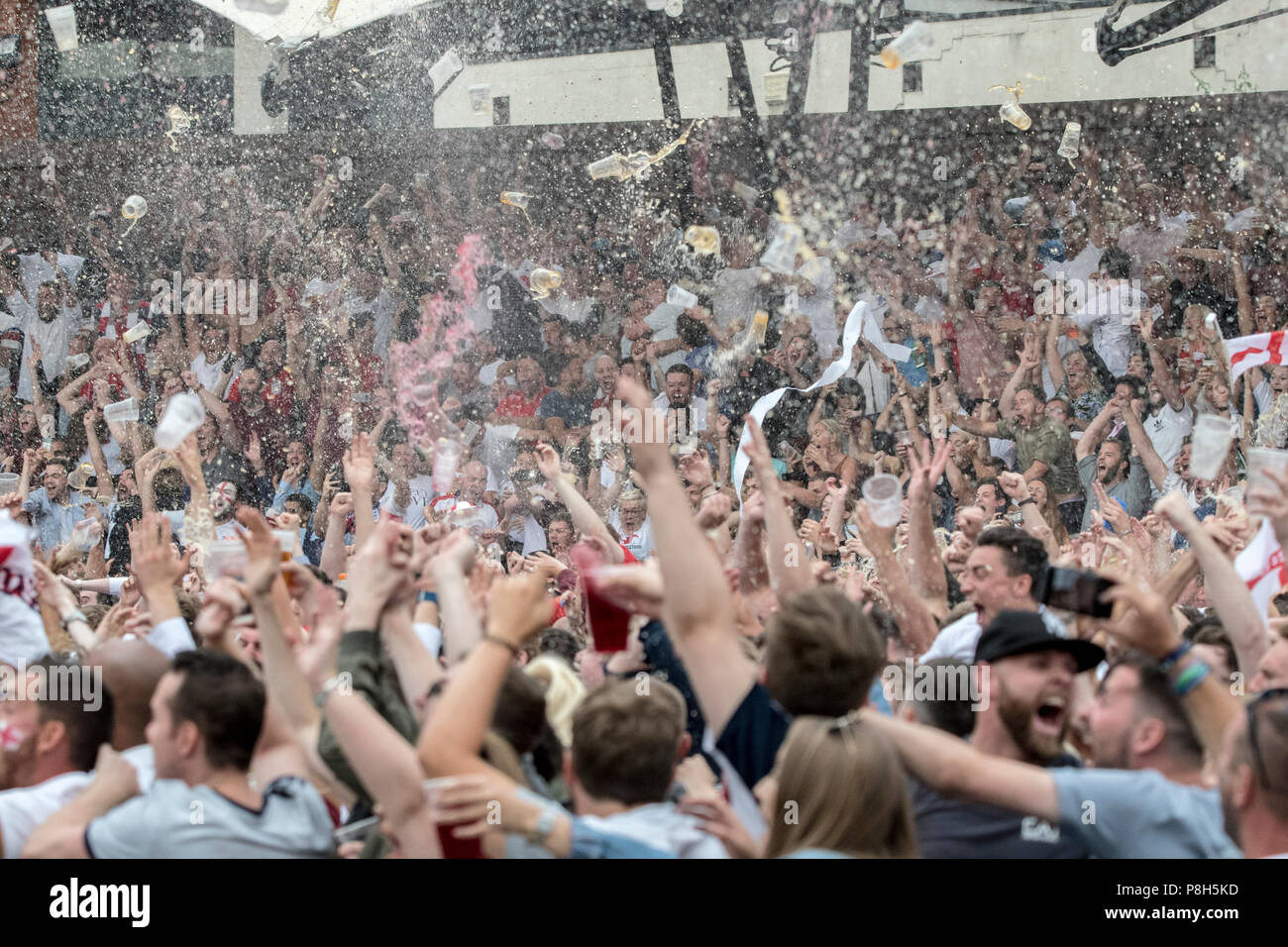 Crying england fan hi-res stock photography and images - Alamy