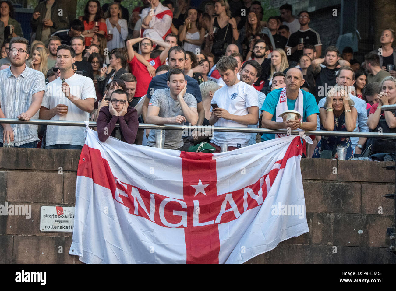Crying england fan hi-res stock photography and images - Alamy
