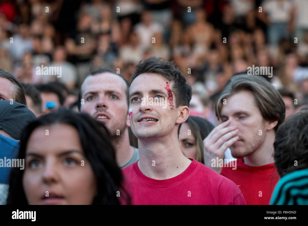 England face paint crying hi-res stock photography and images - Alamy
