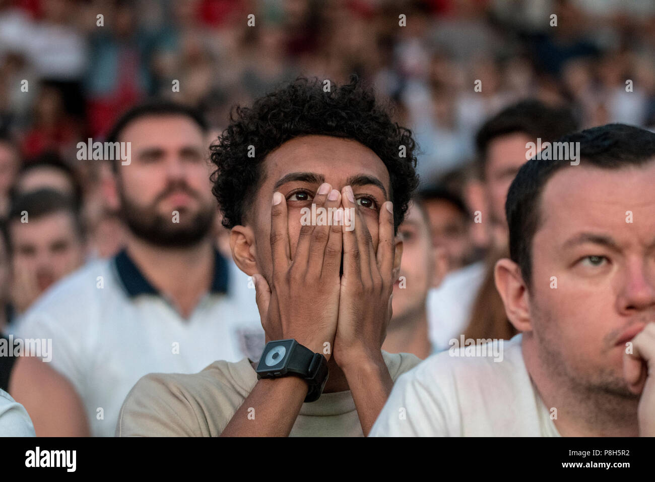 Crying england fan hi-res stock photography and images - Alamy
