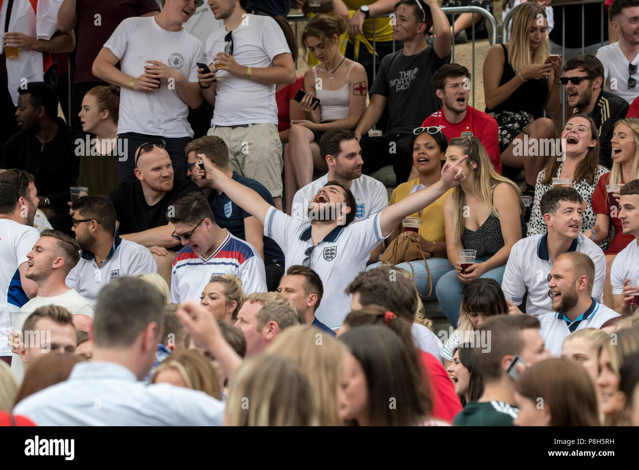 Crying england fan hi-res stock photography and images - Alamy