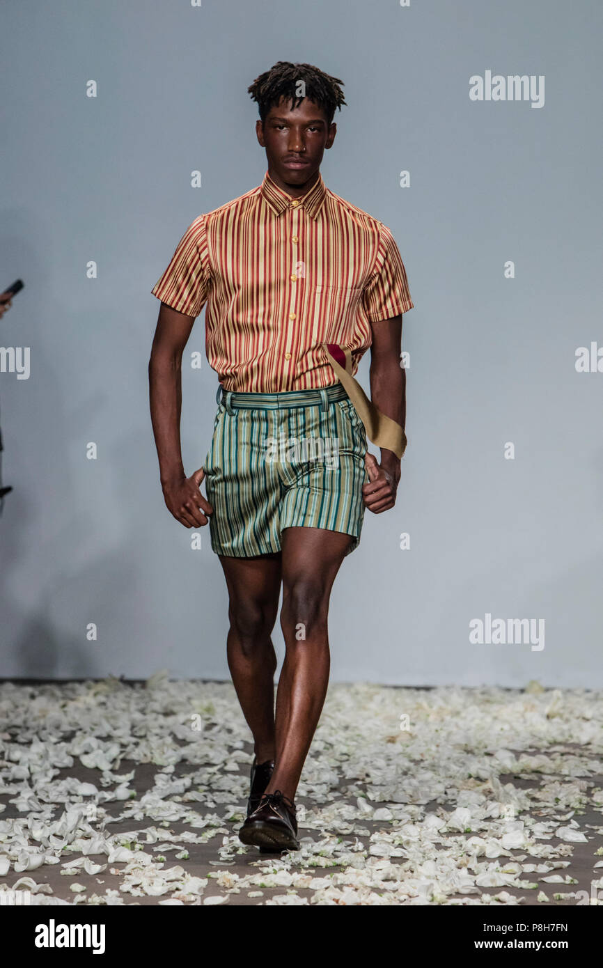 Kenneth nicholson hi-res stock photography and images - Alamy