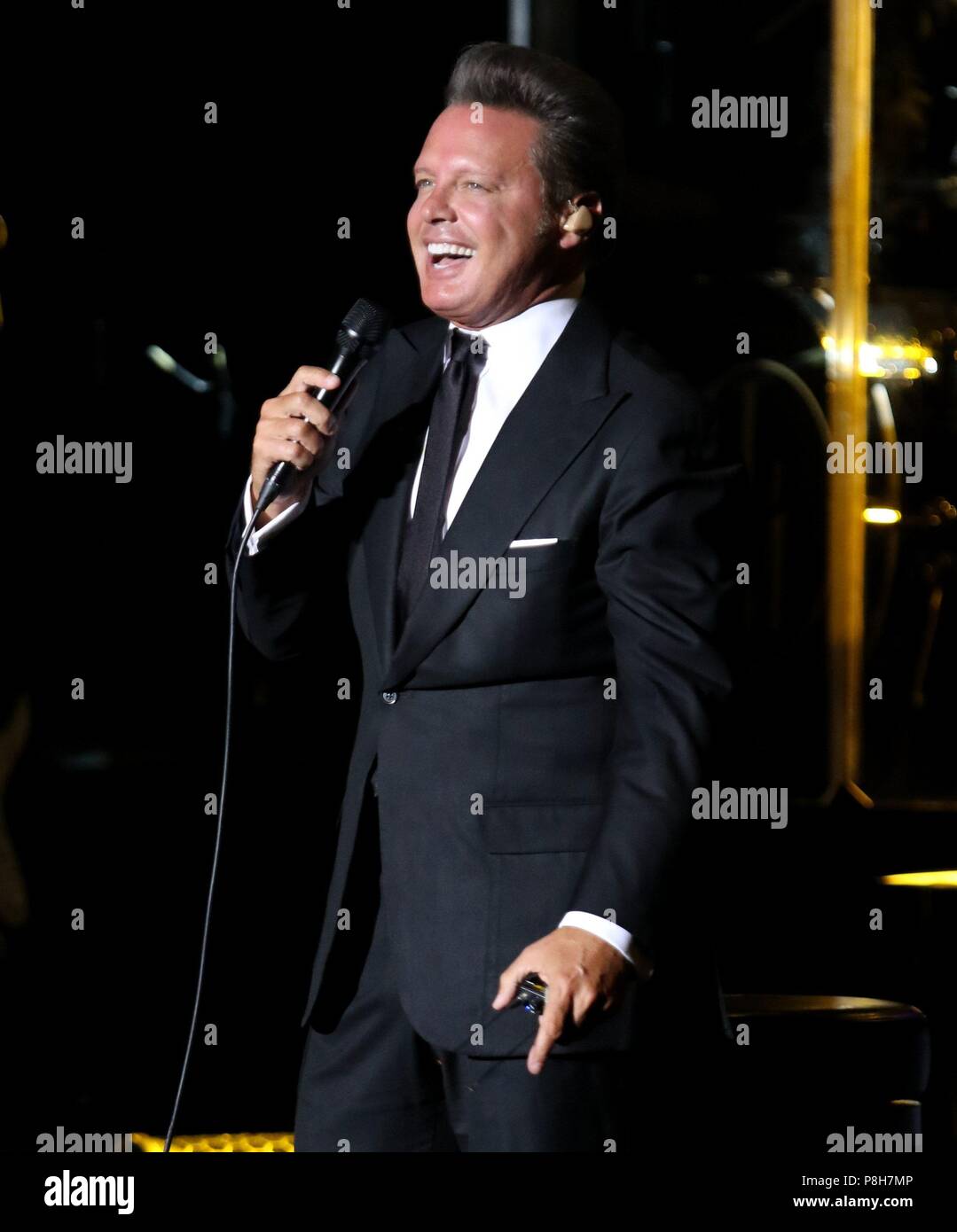 Luis miguel singer hi-res stock photography and images - Alamy
