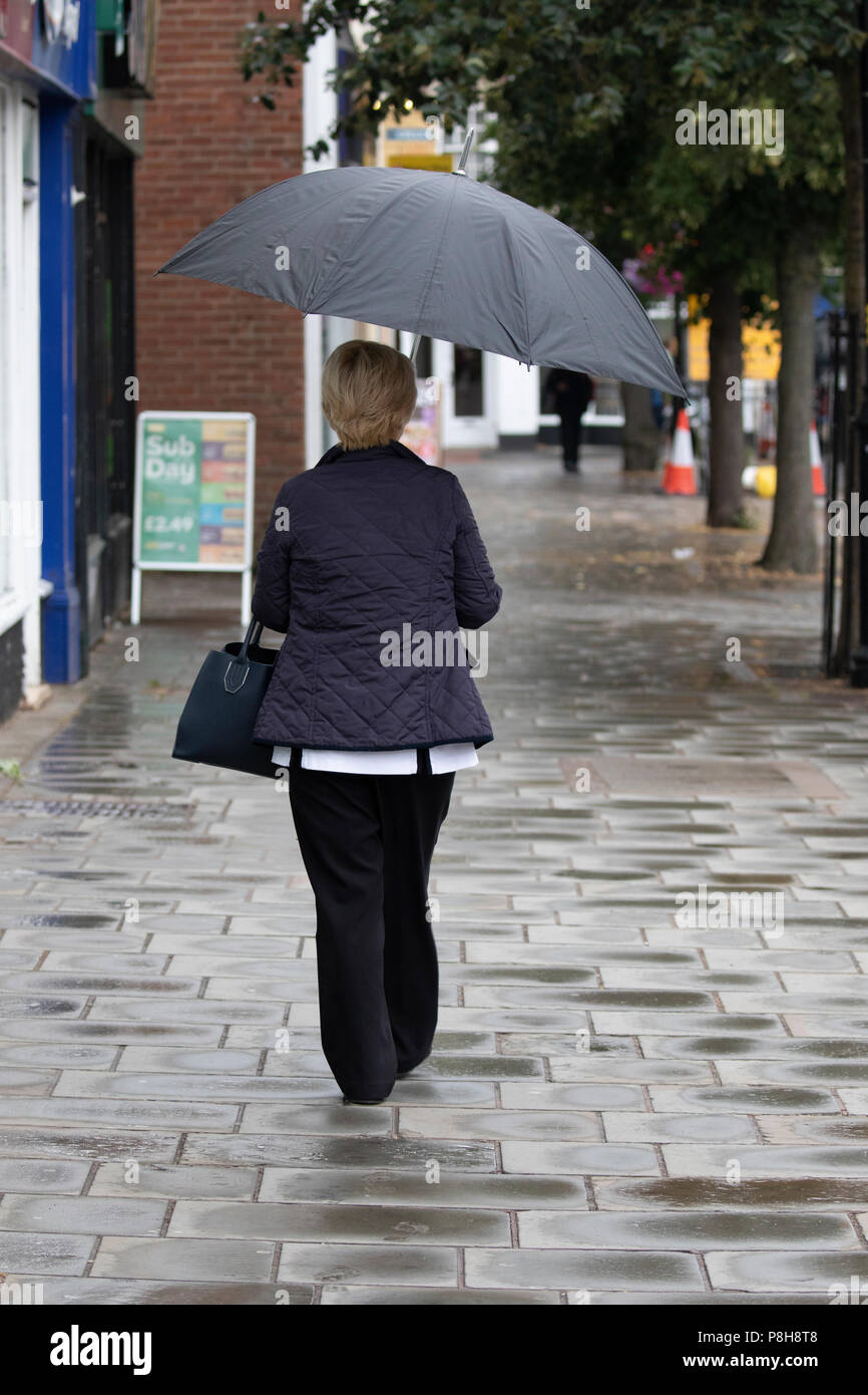 Heavy rain work uk hi-res stock photography and images - Alamy