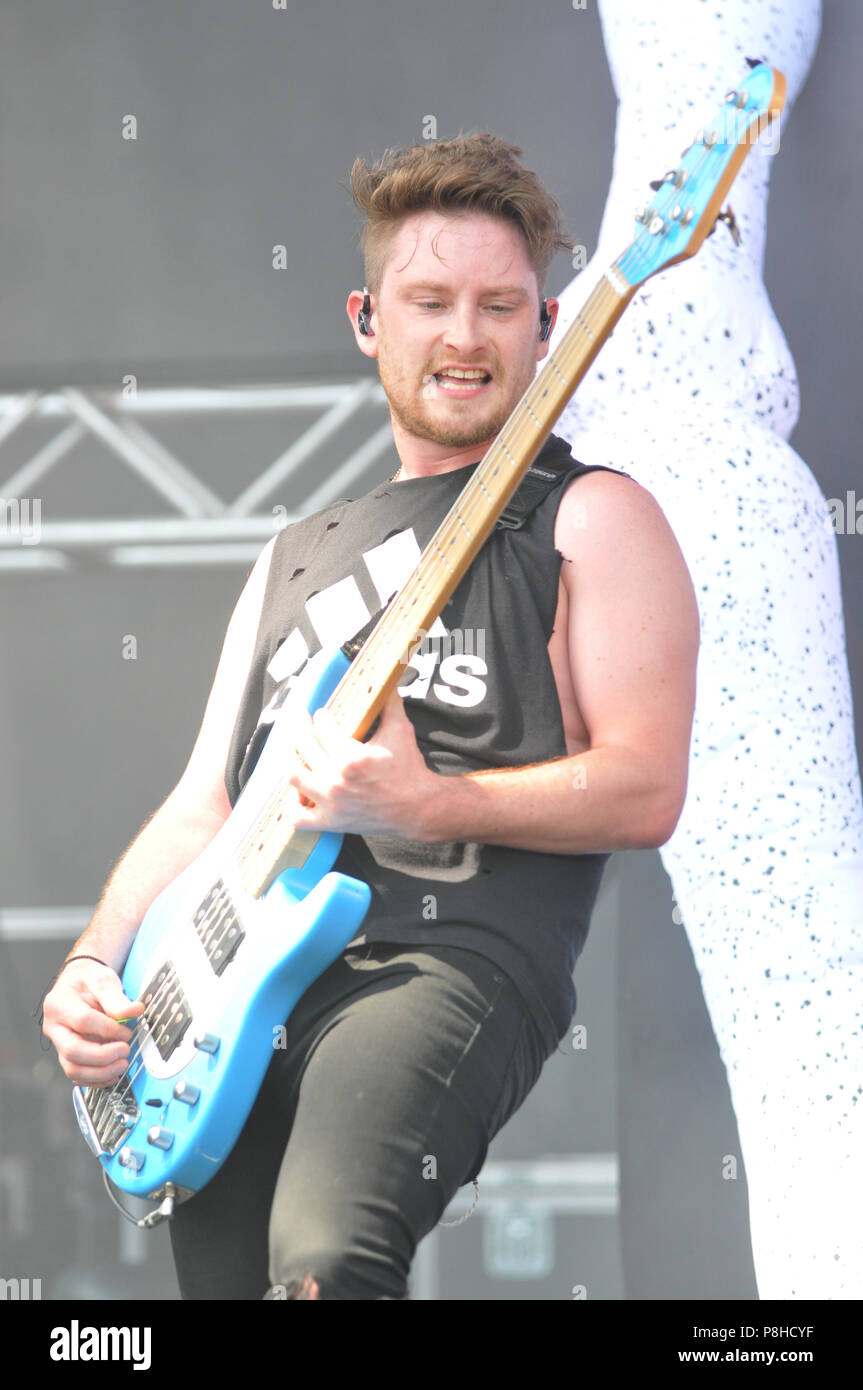 Eli clark bass hi-res stock photography and images - Alamy