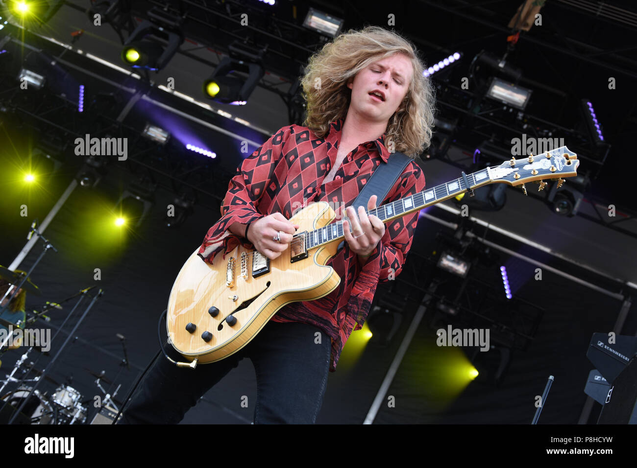 Blake allard guitar hi-res stock photography and images - Alamy