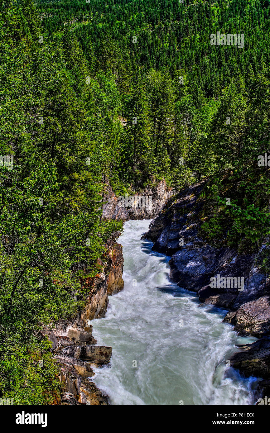 Whitewater canada columbia river hi-res stock photography and images ...