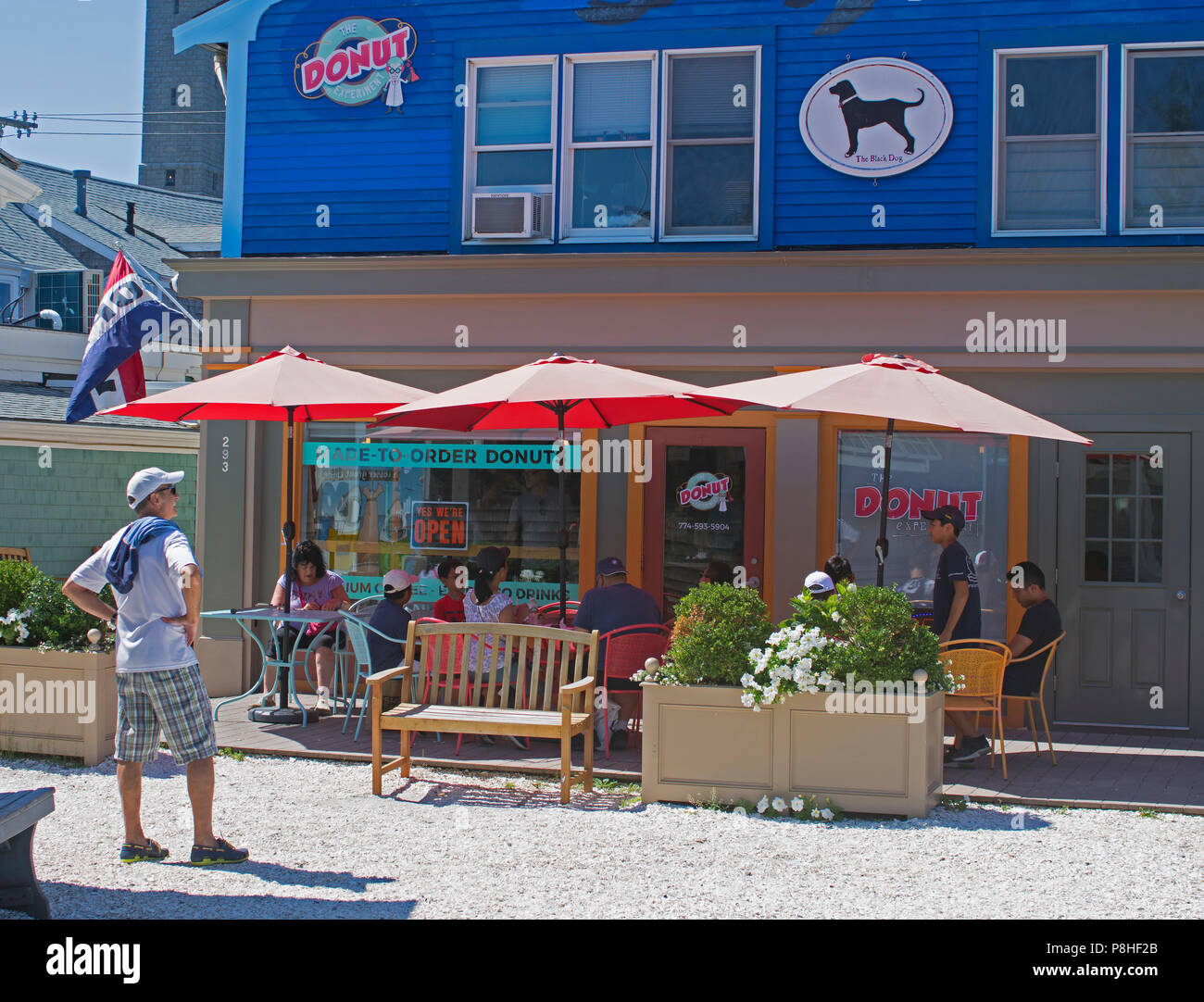 Donut shop storefront hi-res stock photography and images - Alamy