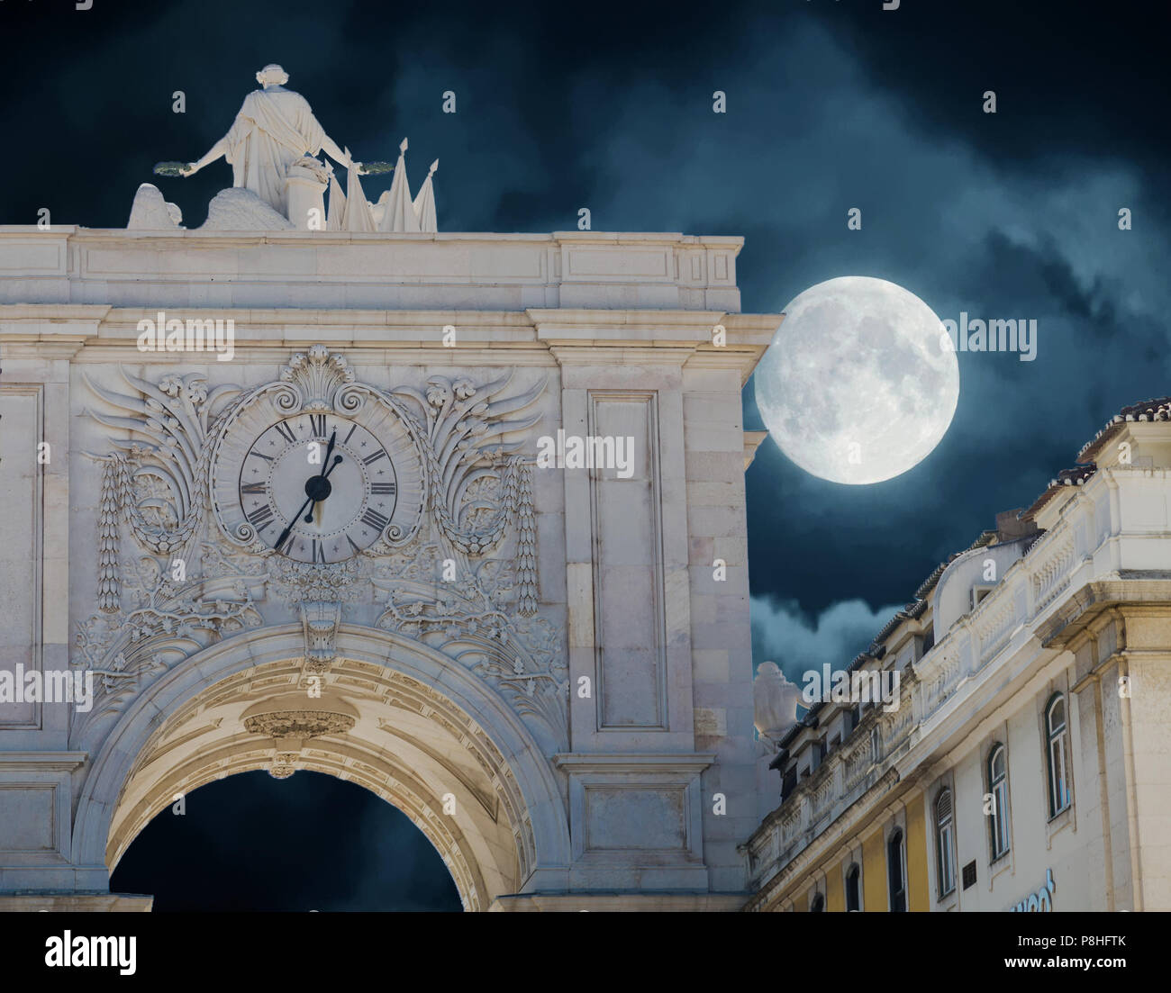 Arco da Rua Augusta at Night Stock Photo - Alamy