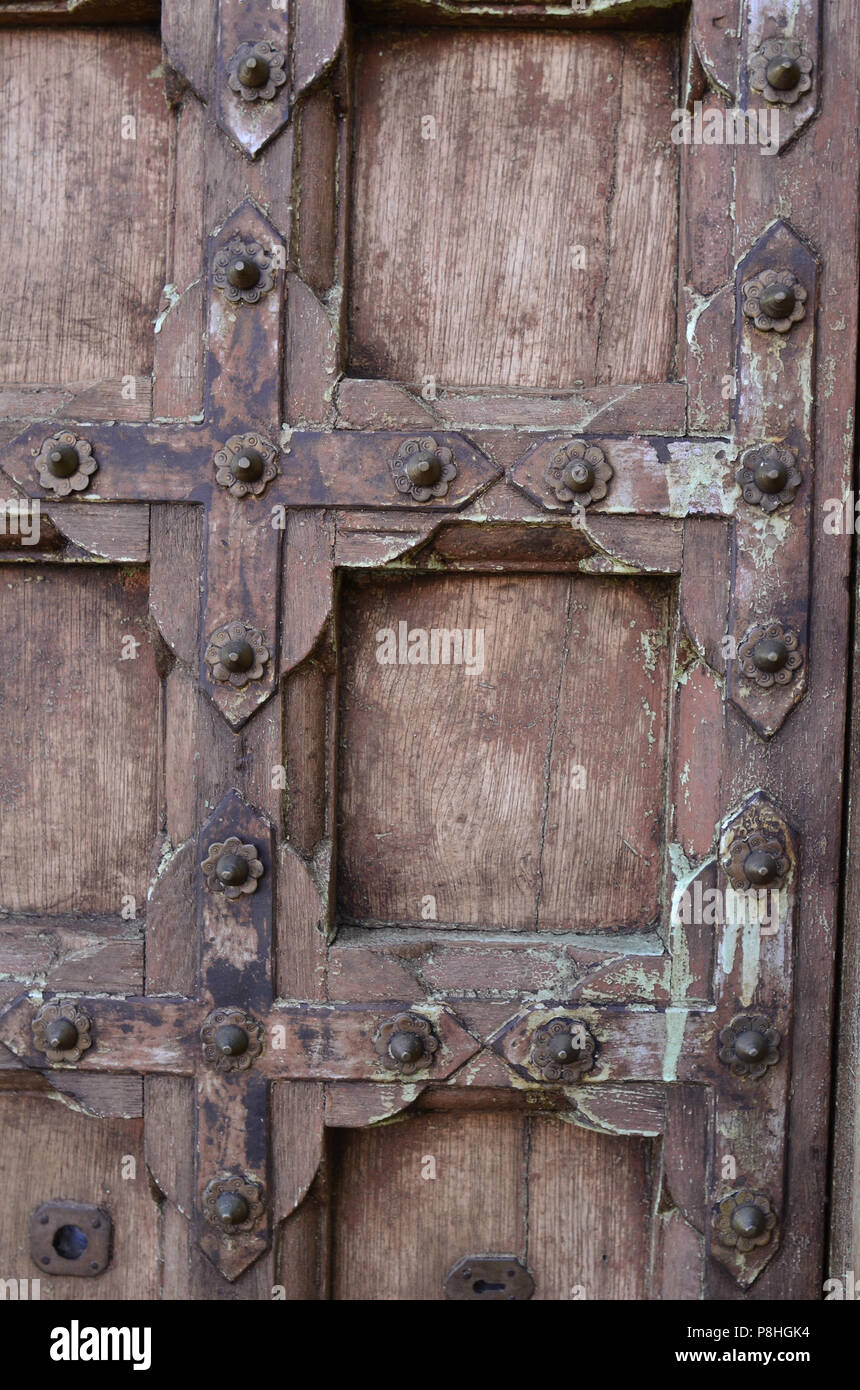 Antique doors hi-res stock photography and images - Alamy