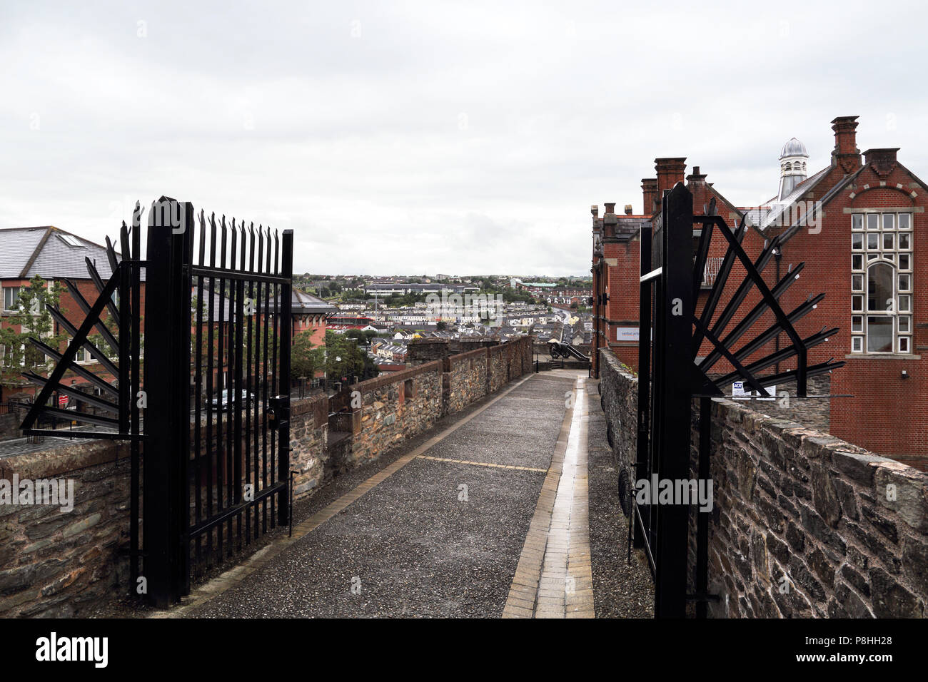 Bogside Cityscape High Resolution Stock Photography and Images - Alamy