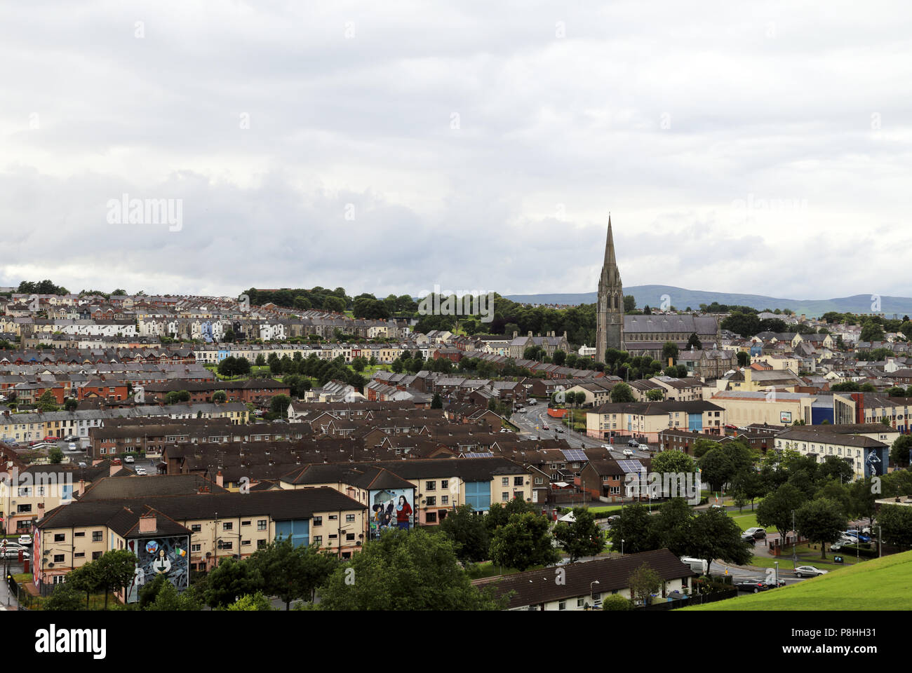 Derry walls hi-res stock photography and images - Alamy
