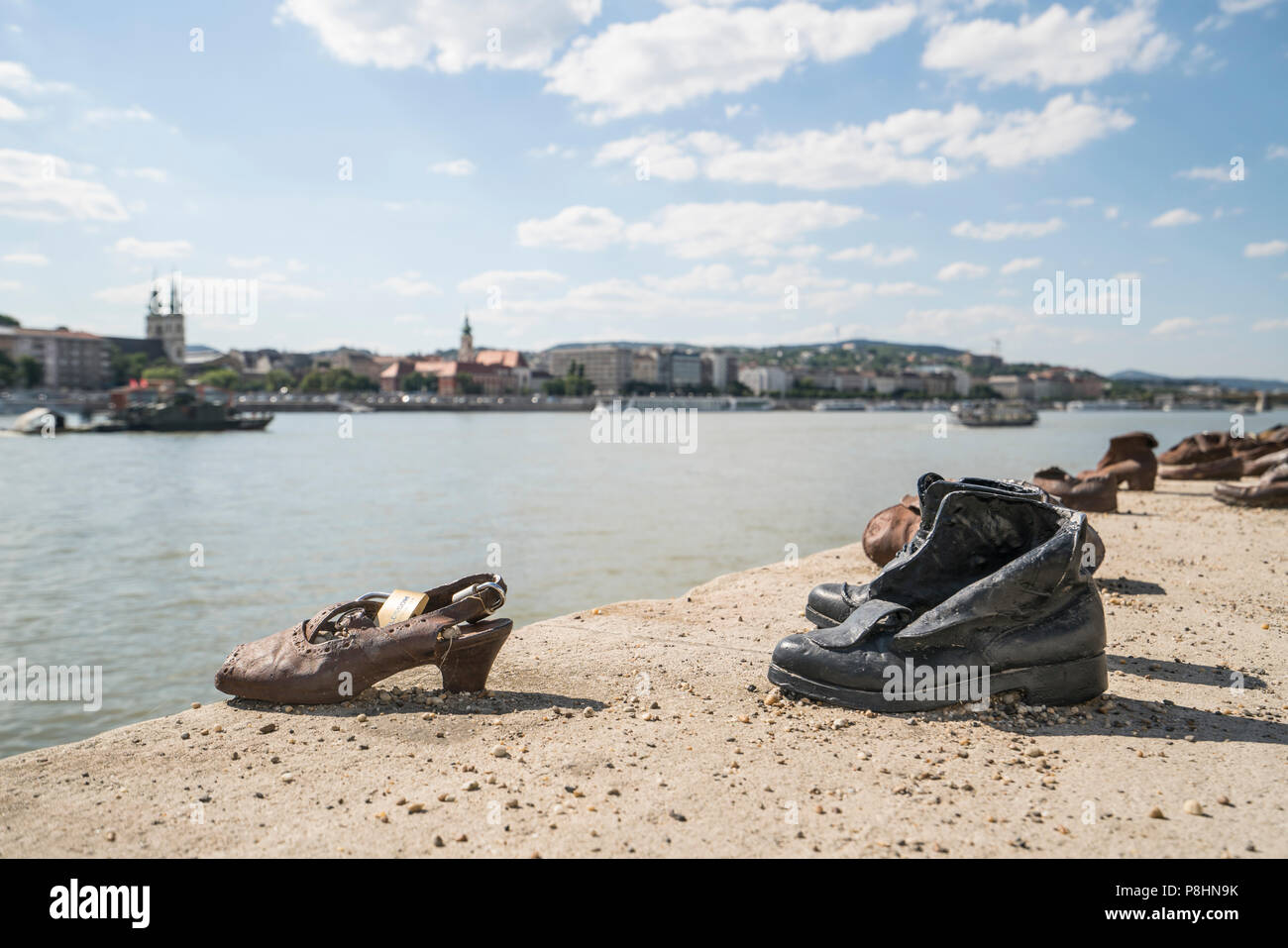 Danube river memorial hi-res stock photography and images - Alamy