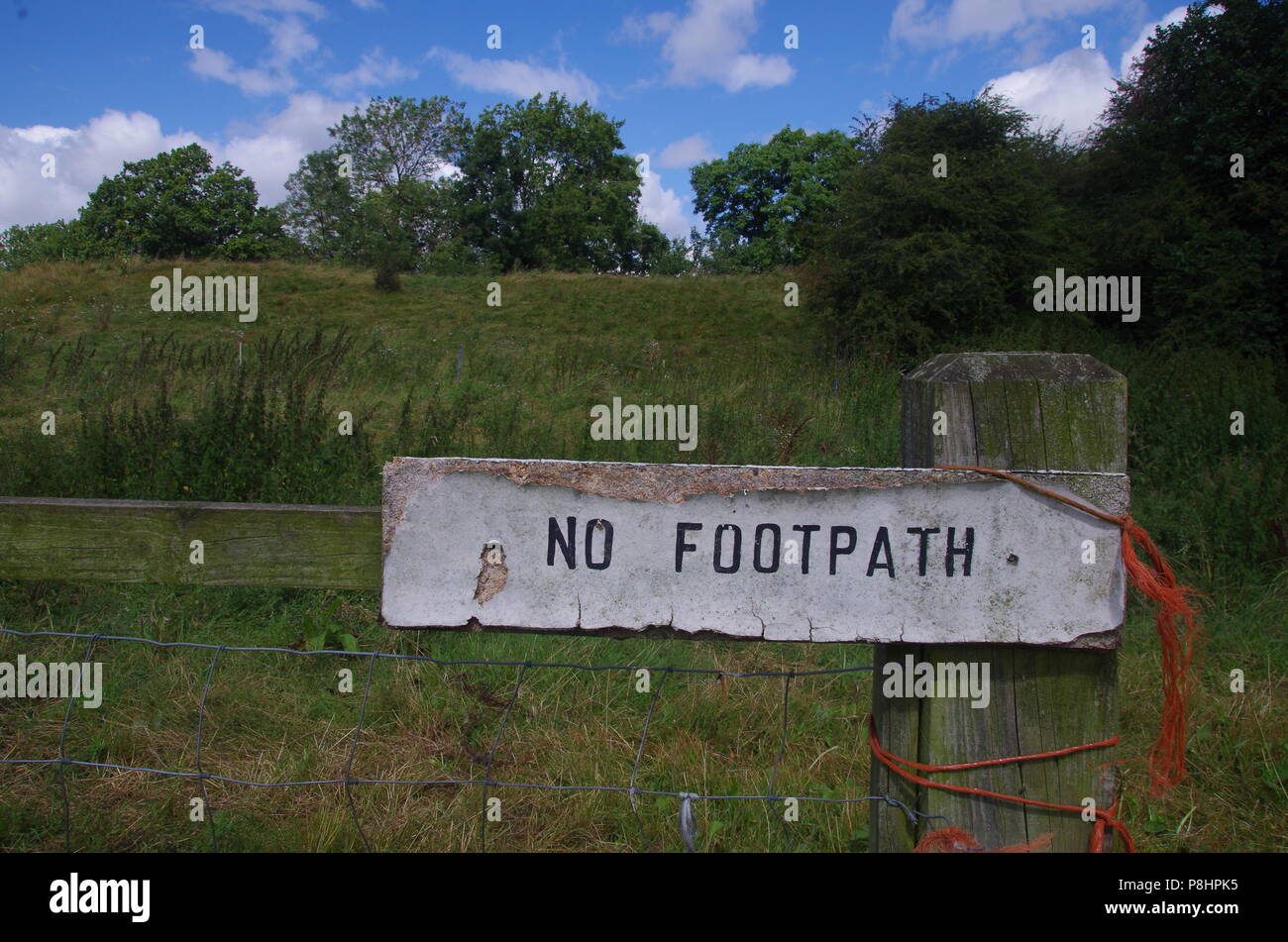 No footpath sign. Cross Britain Way. John o' groats (Duncansby head) to ...