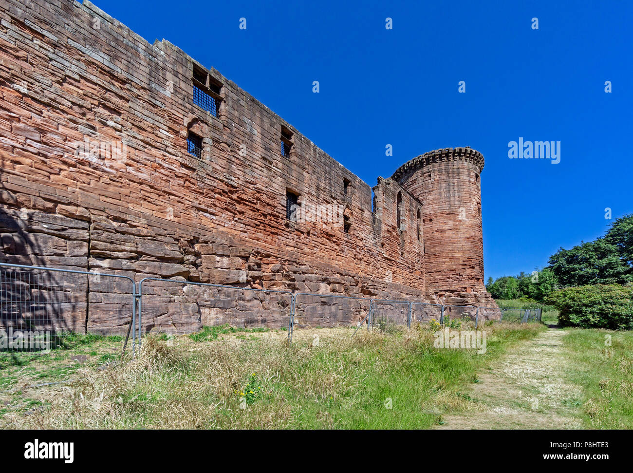Historic Environment Scotland Bothwell Castle in Uddingston Lanarkshire ...