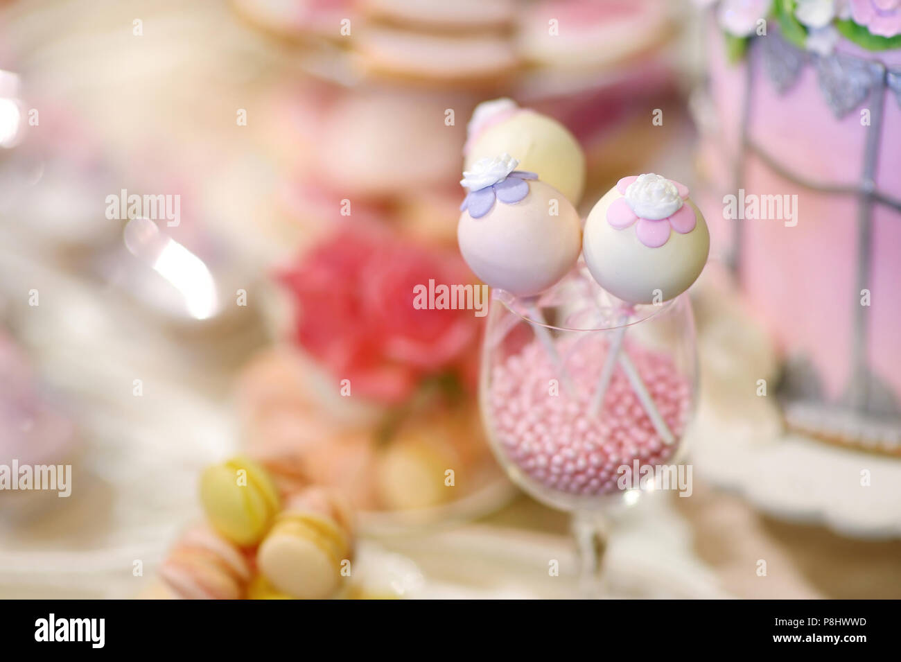 Delicious wedding cake pops decorated with sugar flowers Stock Photo ...