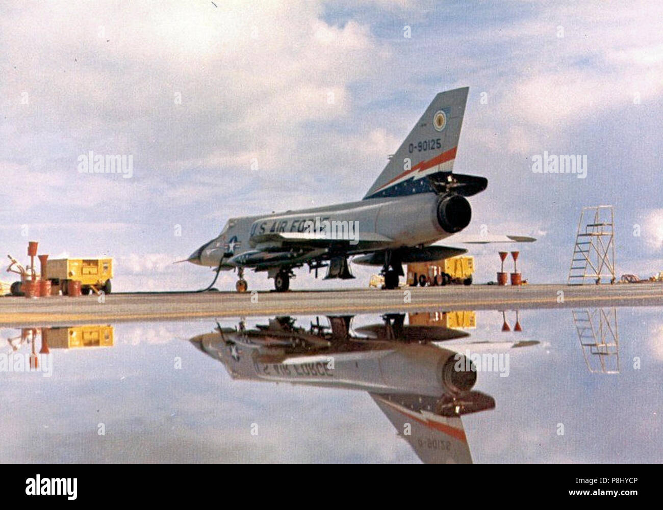 Convair f 106 delta dart hi-res stock photography and images - Alamy