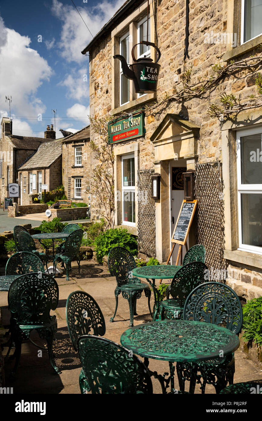 English village shop signs hi-res stock photography and images - Alamy