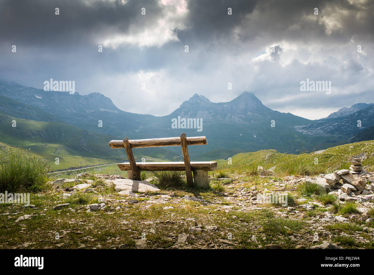 Mountain viewing bench hi-res stock photography and images - Alamy