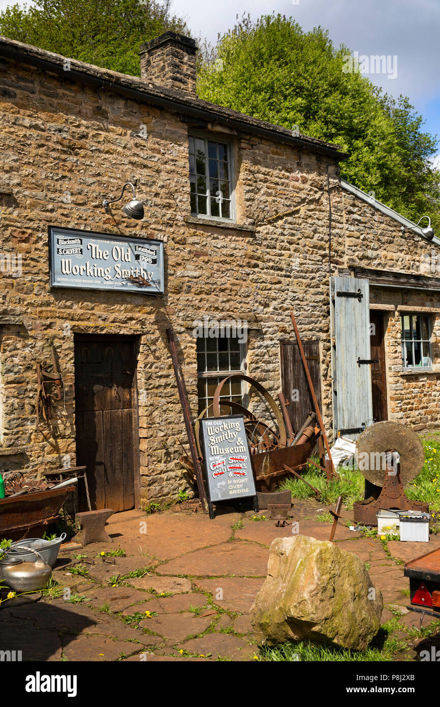 Attractive village of gunnerside hi-res stock photography and images ...